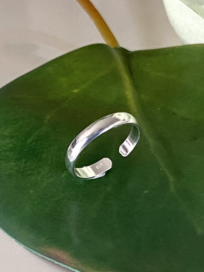 Sterling silver plain band toe ring | VDM Jewellery