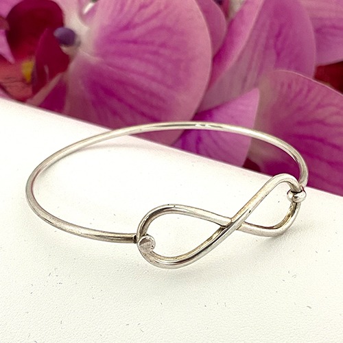 Sterling silver solid infinity design clip bangle | VDM Jewellery